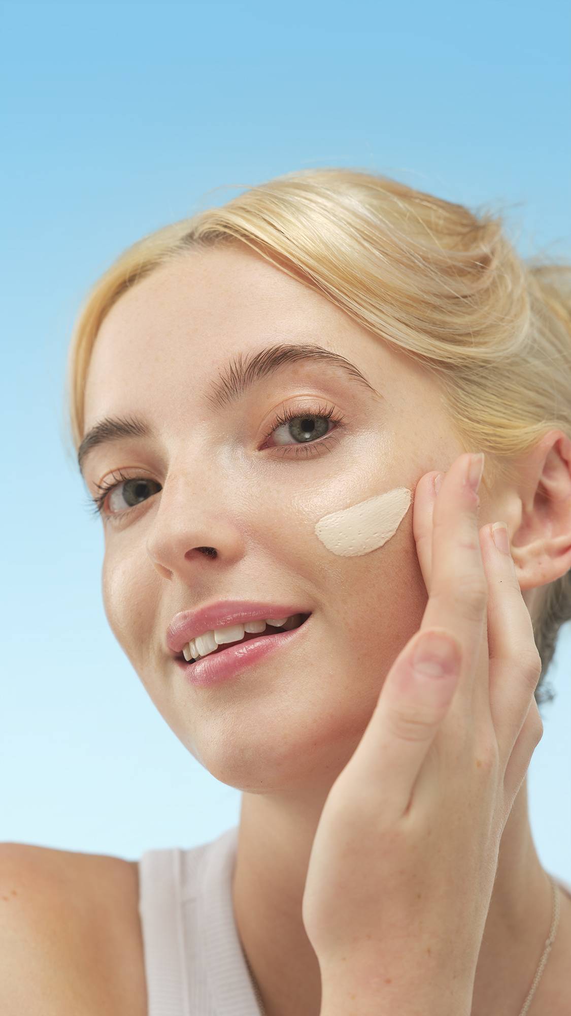 Light Cool Skinwear | Tinted Moisturiser | LUSH